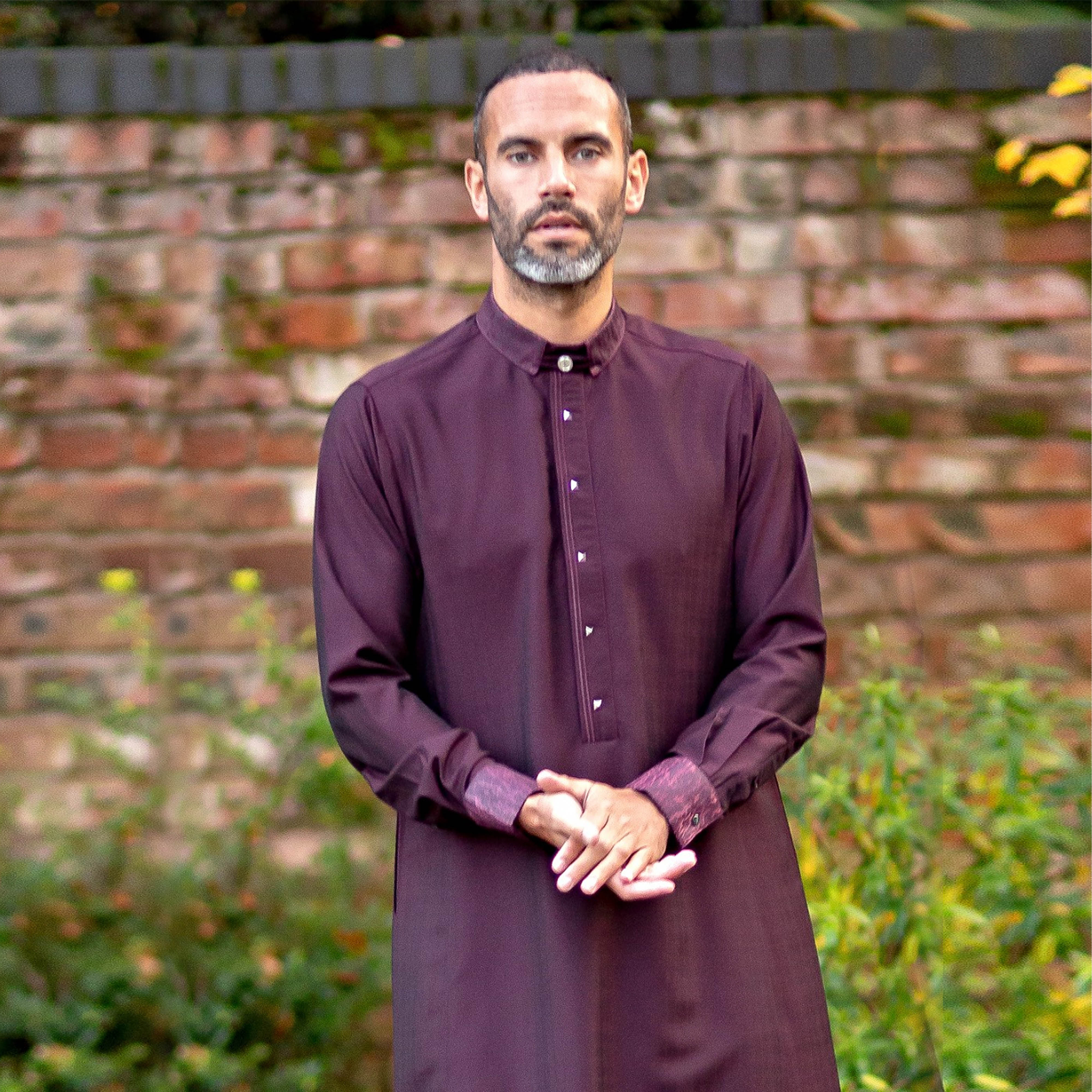 Men's Designer Jubba - Al Ameer AA2216+, Premium Cotton Thobe, Long Sleeve, Maroon – Al Aqsa